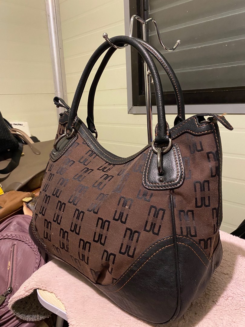 DAKS ladies hand bag, Luxury, Bags & Wallets on Carousell