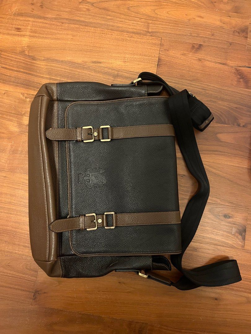 Daks messenger bag, Men's Fashion, Bags, Briefcases on Carousell