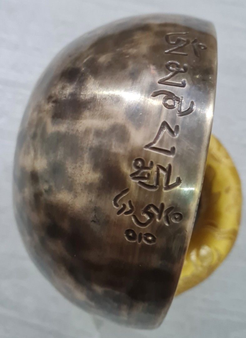 Handmade Full Moon Singing Bowl (Direct from Nepal), Hobbies & Toys ...