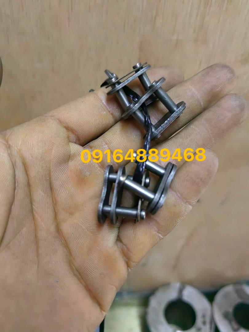 Hitachi Chain Connector Lock, Commercial & Industrial, Construction ...