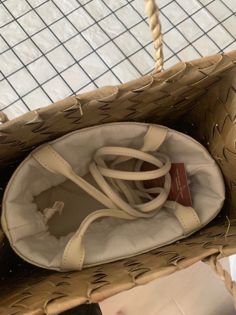 Halo halo bag (gloria) smaller version of mini trabaho, Women's Fashion ...