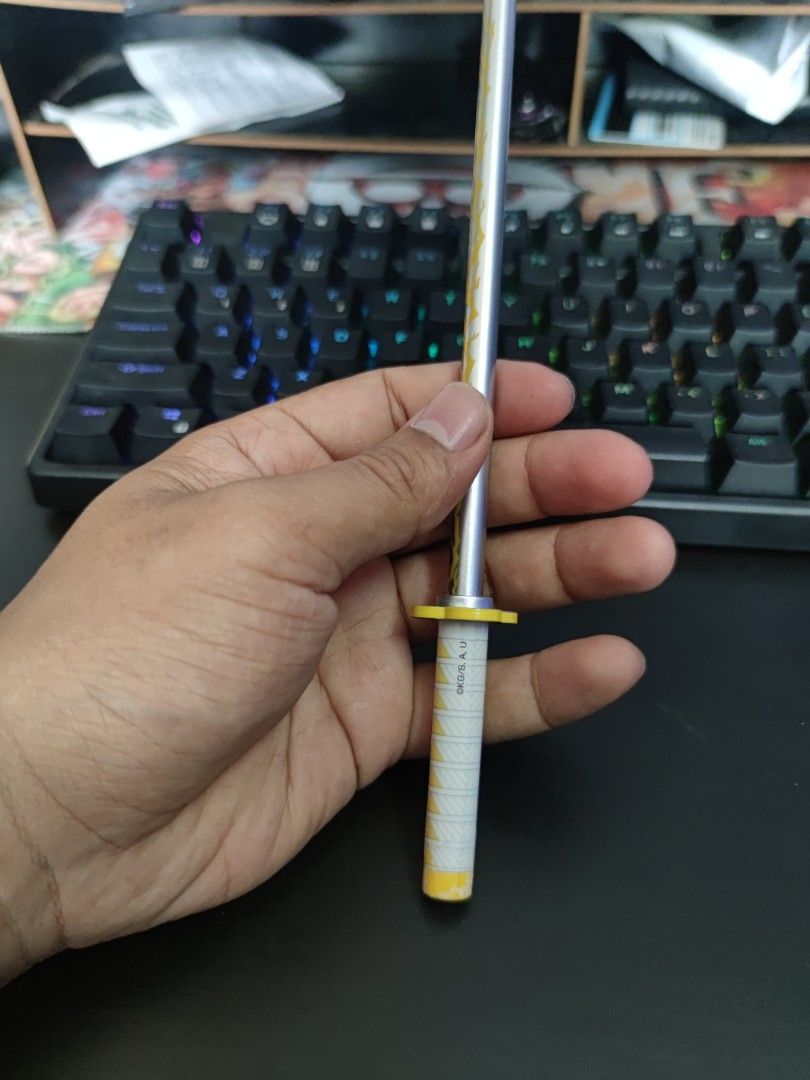 Kimetsu No Yaiba / Demon Slayer - Zenitsu Pencil with cap, Hobbies ...