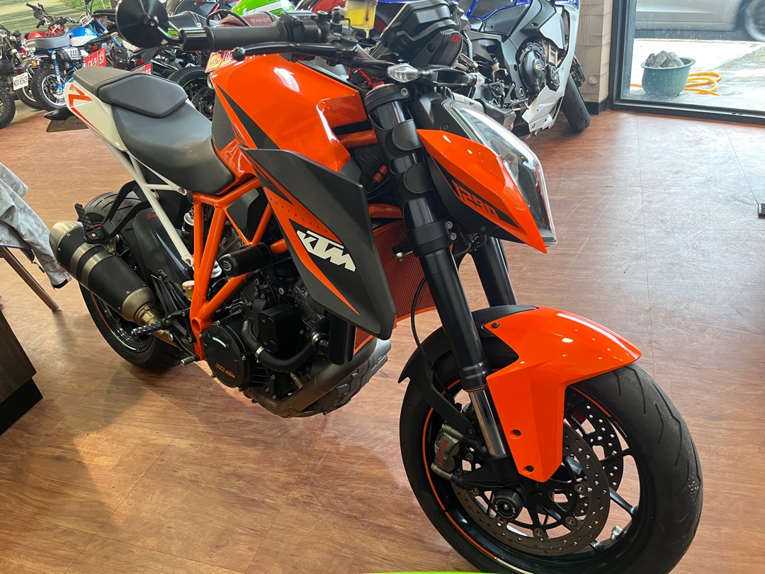 KTM DUKE1290, 機車, 重機在旋轉拍賣