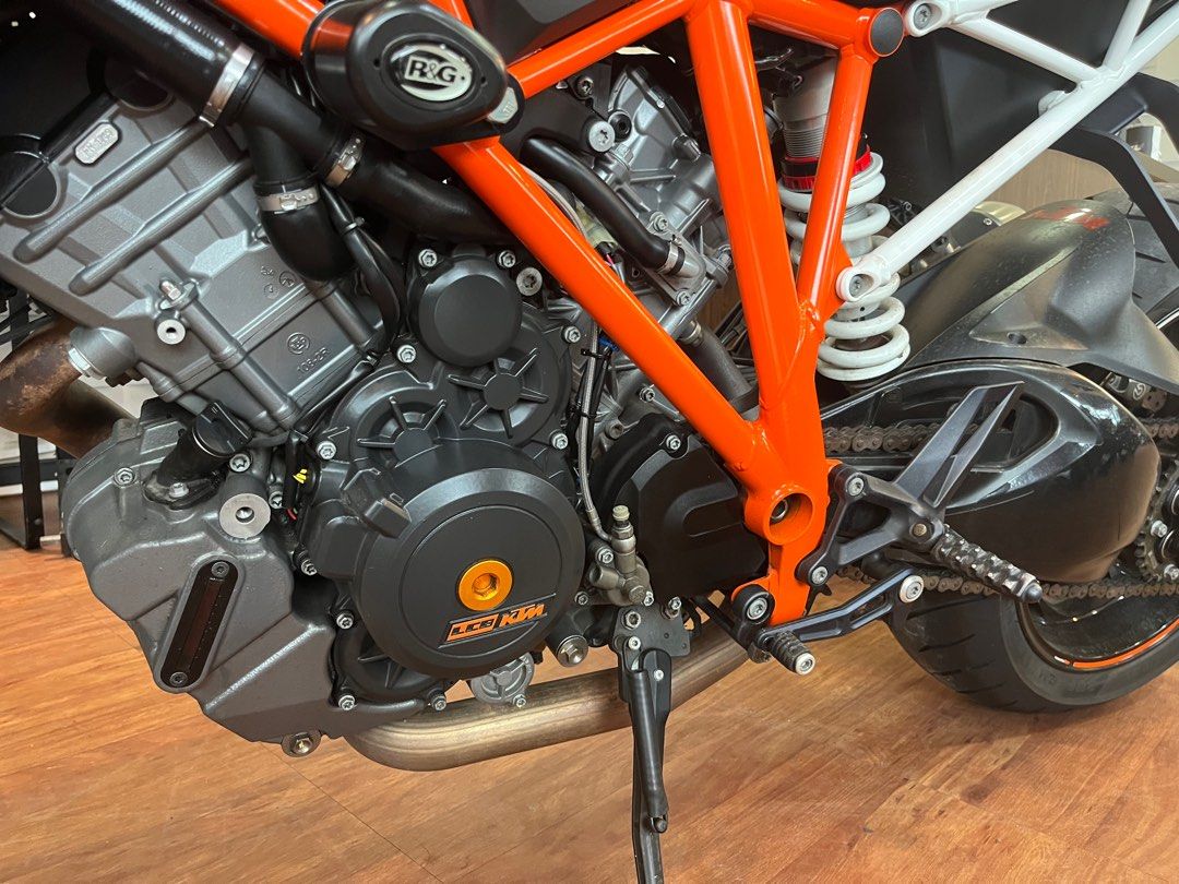 KTM DUKE1290, 機車, 重機在旋轉拍賣