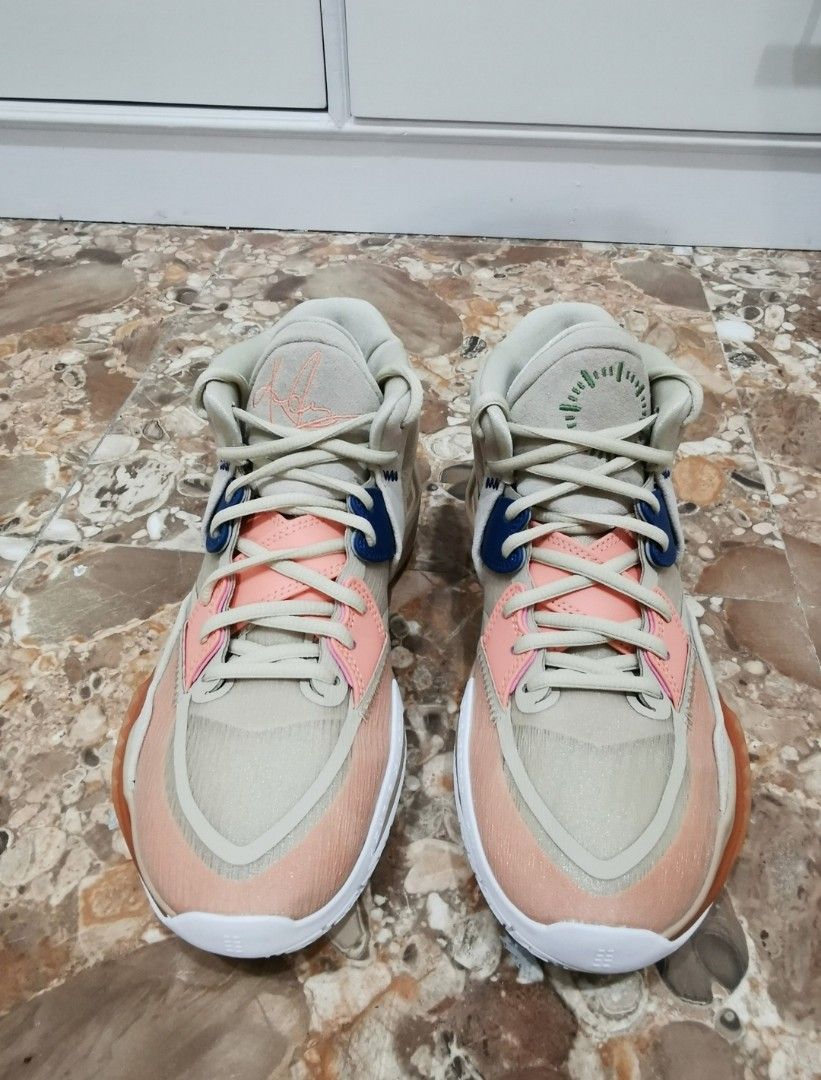 Kyrie Infinity EP Floral Size 8, Men's Fashion, Footwear, Sneakers on ...