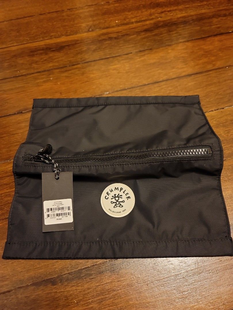 Lightly used Crumpler Dry Red No. 5 (20 L) with BNWT pouch, Men's ...