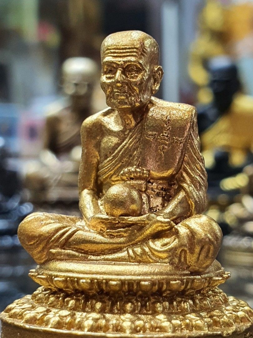 Lp Thuad Mini Bucha 龍婆托迷你金身, Hobbies & Toys, Memorabilia & Collectibles ...