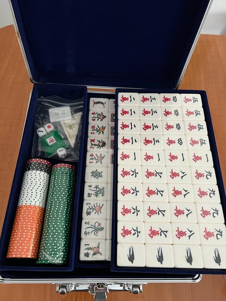 Mahjong set, Hobbies & Toys, Toys & Games on Carousell