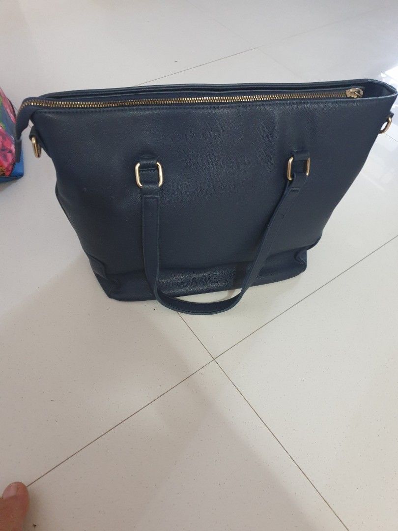 Mizzue Bag, Women's Fashion, Bags & Wallets, Tote Bags on Carousell