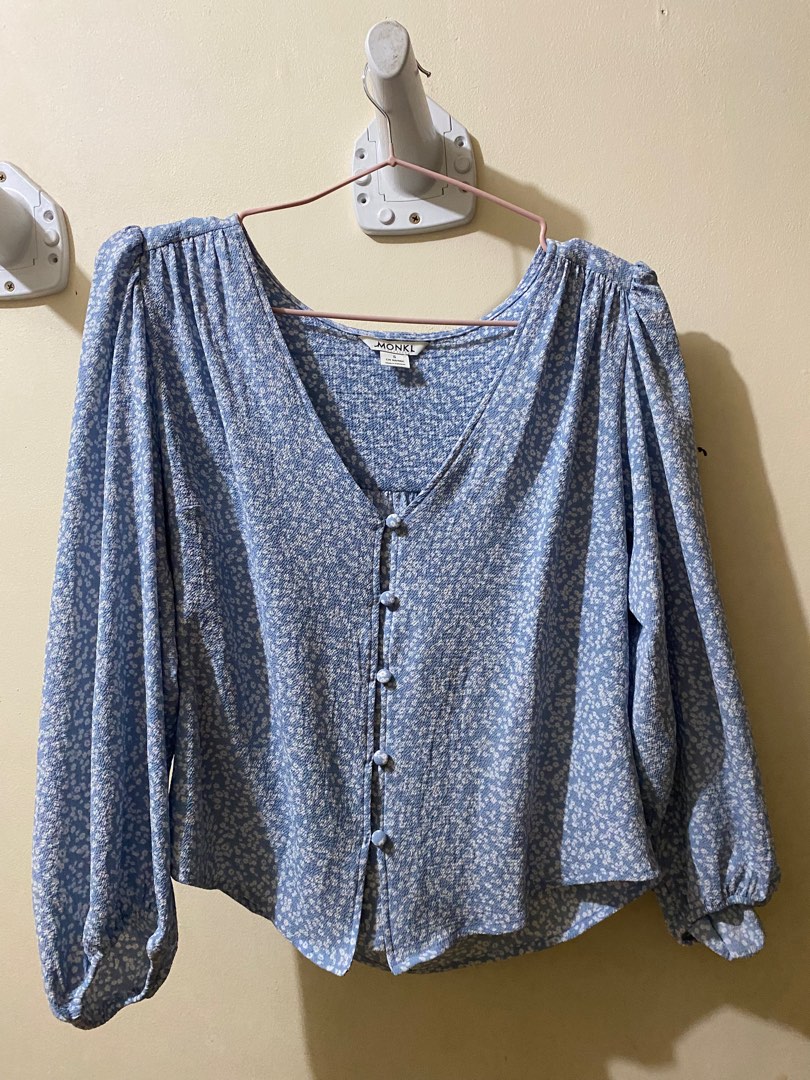 Monki Light Blue Floral Puff-sleeve Deep V-neck Blouse, Women's Fashion, Tops, Blouses on Carousell