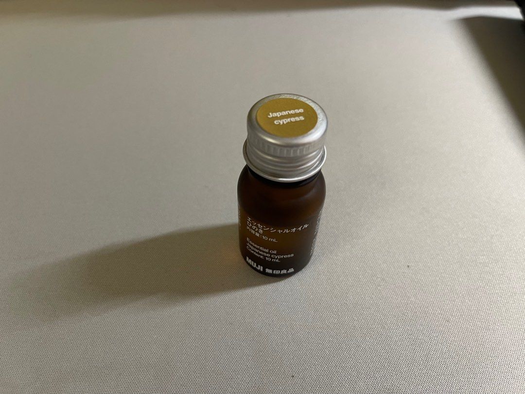 Muji Ultrasonic Aroma Diffuser & 2 essential oil, TV & Home Appliances ...