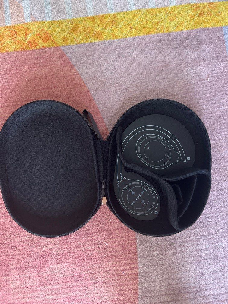 Original Sony WH-1000XM4 casing, Audio, Other Audio Equipment on Carousell