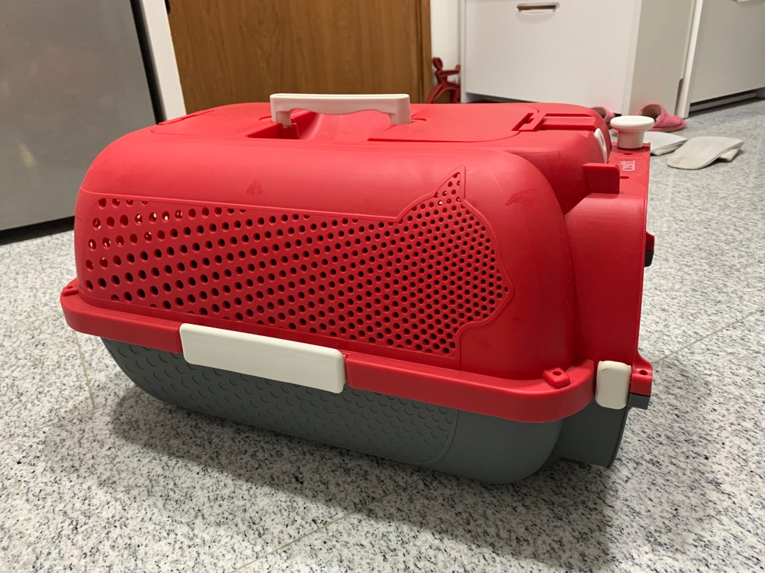 Pet safety crate, Pet Supplies, Homes & Other Pet Accessories on Carousell