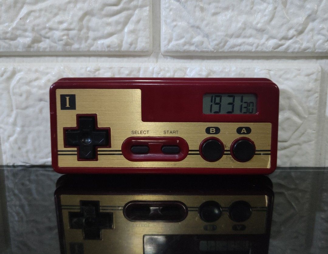 Rare Nintendo FamiCom Digital Clock/Watch/Alarm, Video Gaming, Gaming ...