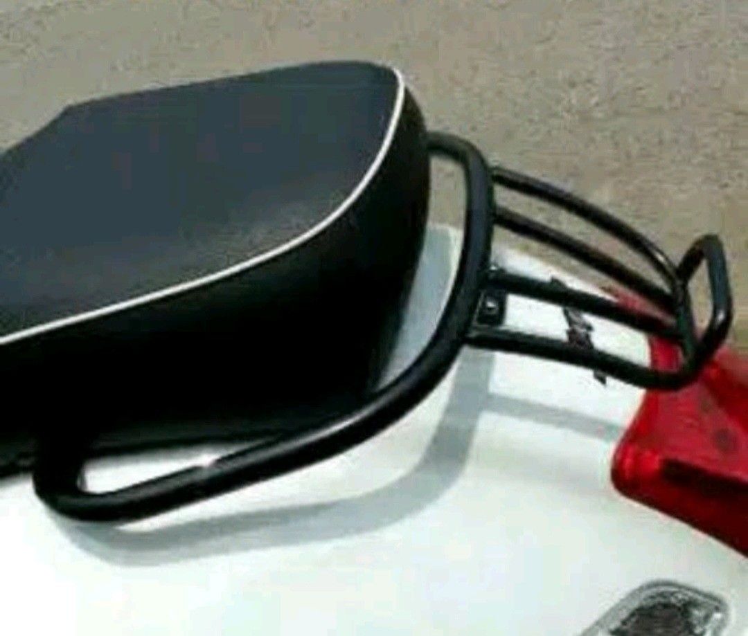 Rear bracket for Vespa LX, Motorcycles, Motorcycle Accessories on Carousell