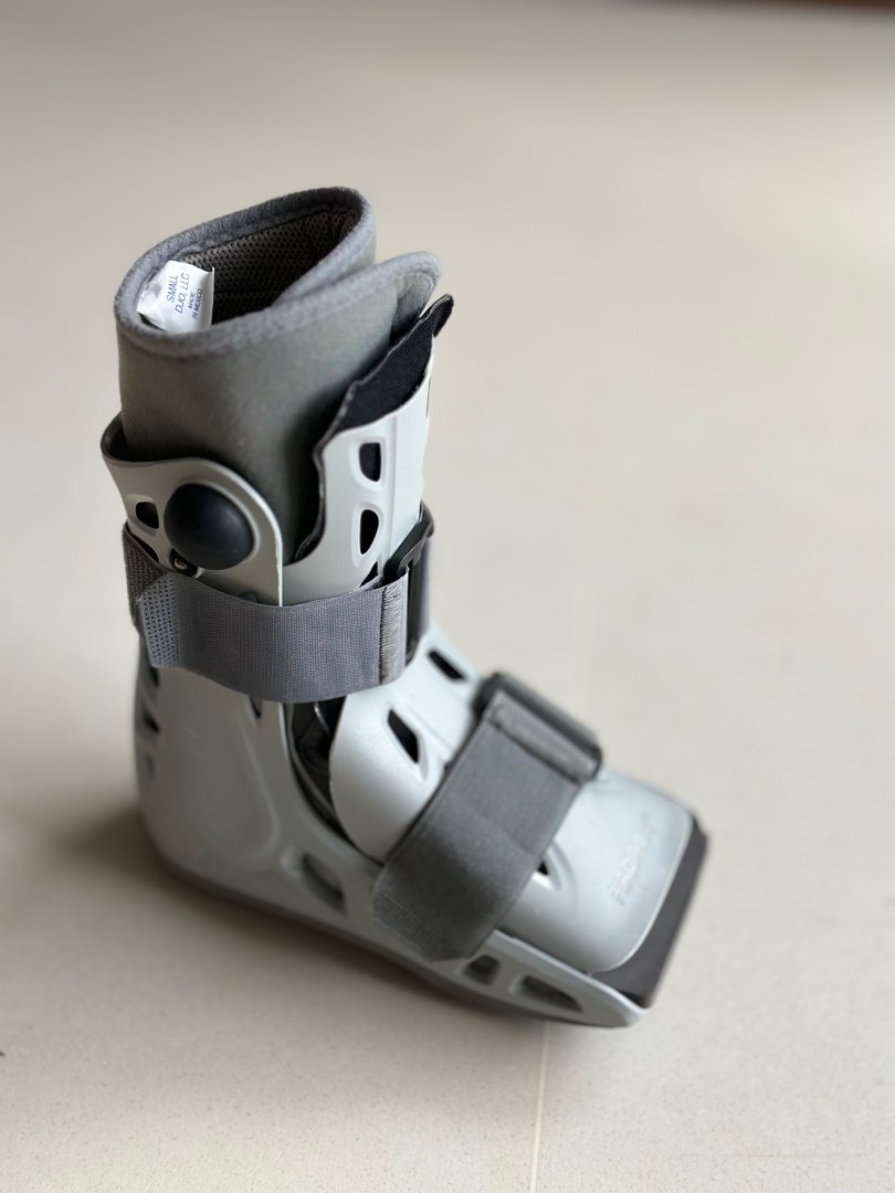 Rehabilitation boot, Health & Nutrition, Assistive & Rehabilatory Aids ...