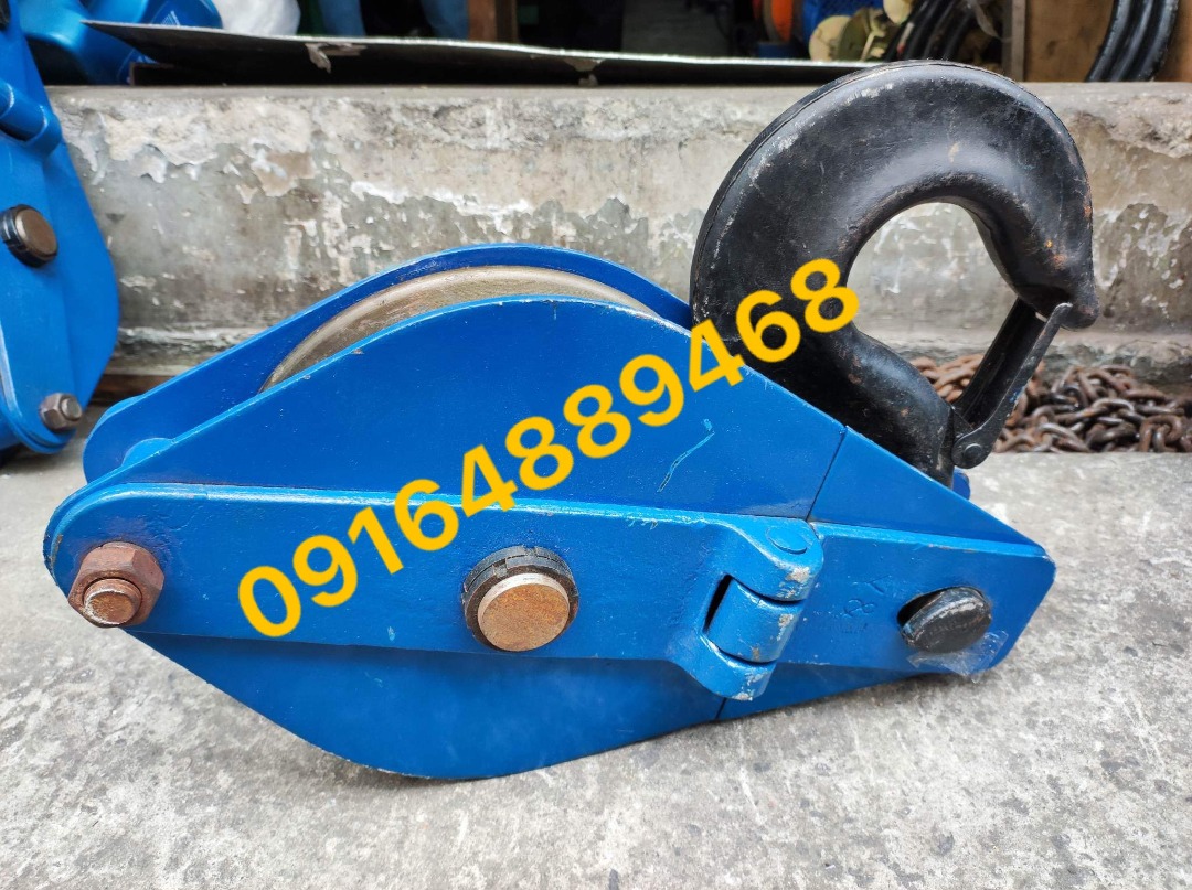 Single wheel bearing block pulley, Commercial & Industrial ...