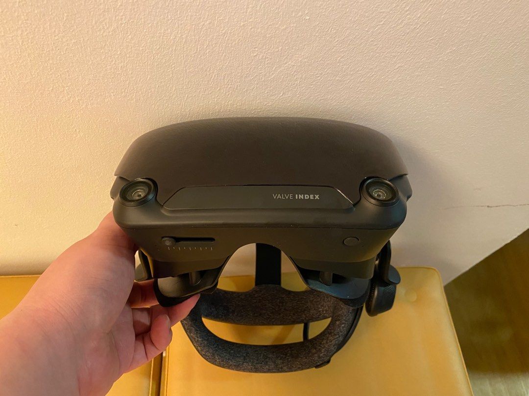 Steam VR Valve Index Full Set, Video Gaming, Gaming Accessories, Virtual Reality on Carousell