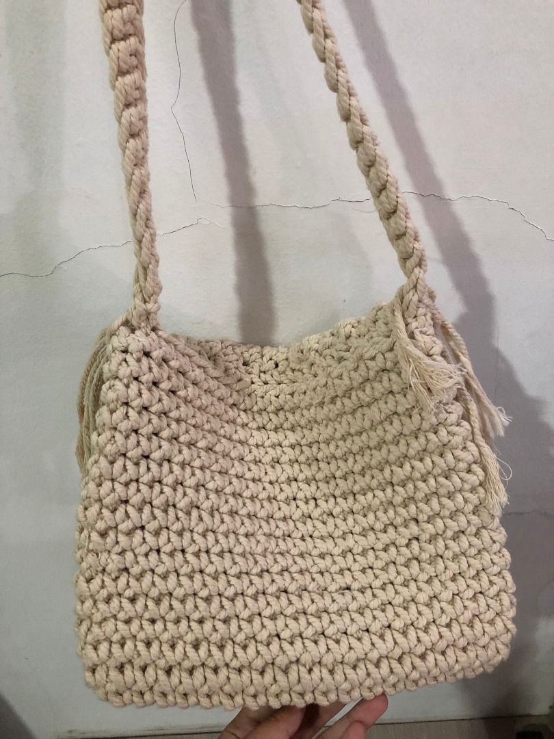 Tas Macrame Rajut Bali, Fesyen Wanita, Tas & Dompet di Carousell