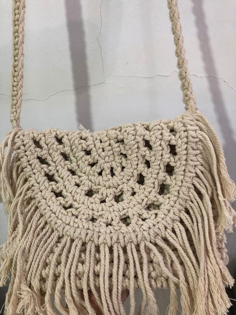 Tas Macrame Rajut Bali, Fesyen Wanita, Tas & Dompet di Carousell