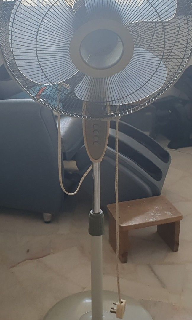 Very old standing fan, Furniture & Home Living, Lighting & Fans, Fans ...