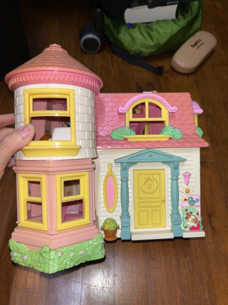 hello kitty dollhouse set
