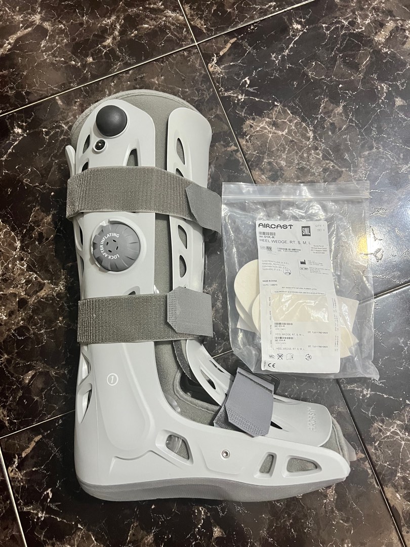 Aircast boot, Health & Nutrition, Braces, Support & Protection on Carousell