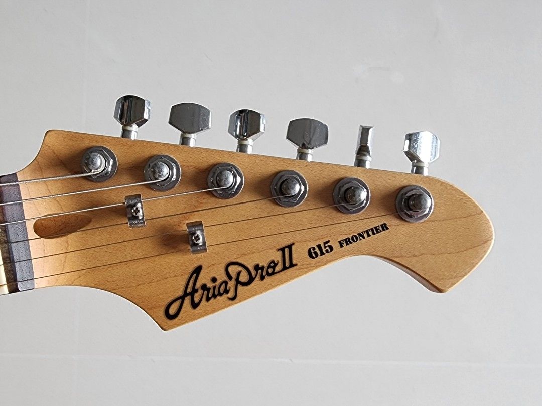 Aria Pro 2 615 Frontier Electronic Guitar (Black), Hobbies & Toys ...