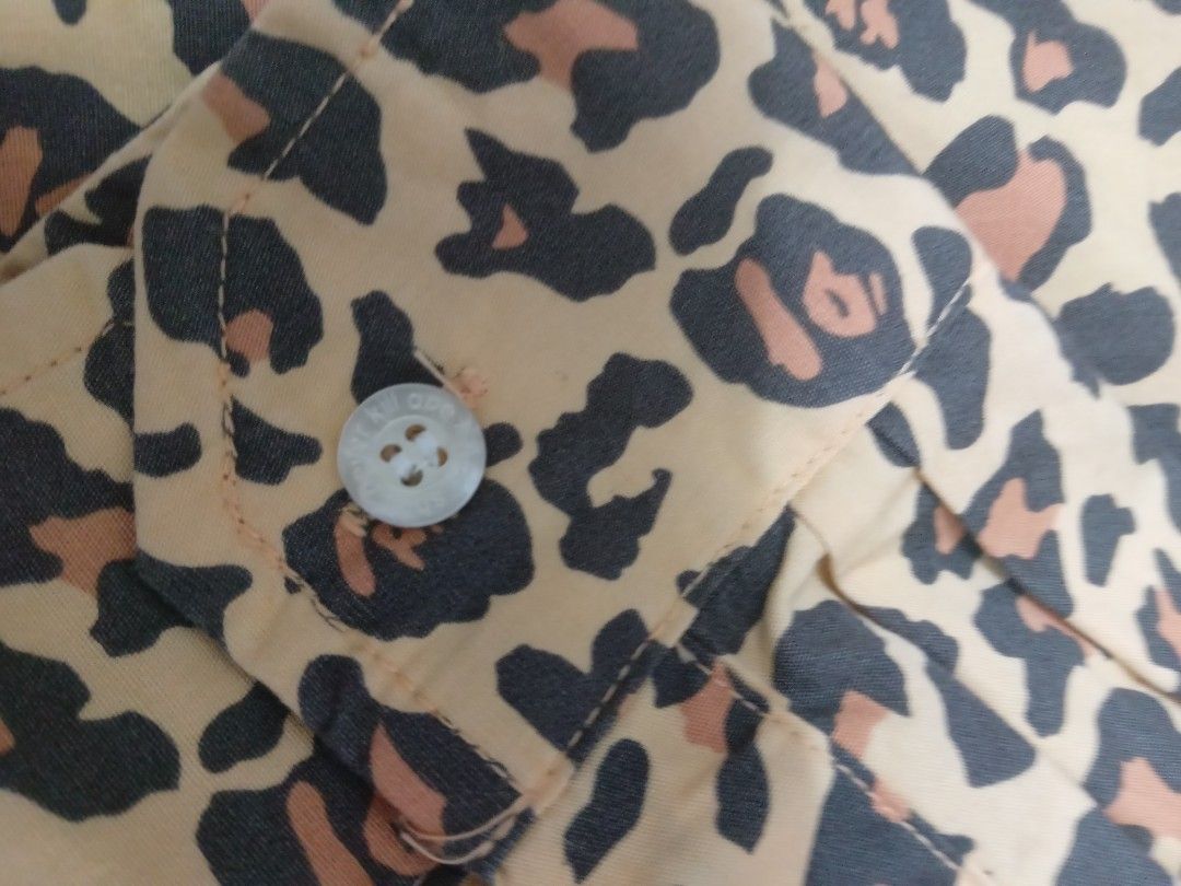 Baju kemeja Bathing Ape motif rimau kumbang, Men's Fashion, Tops & Sets ...