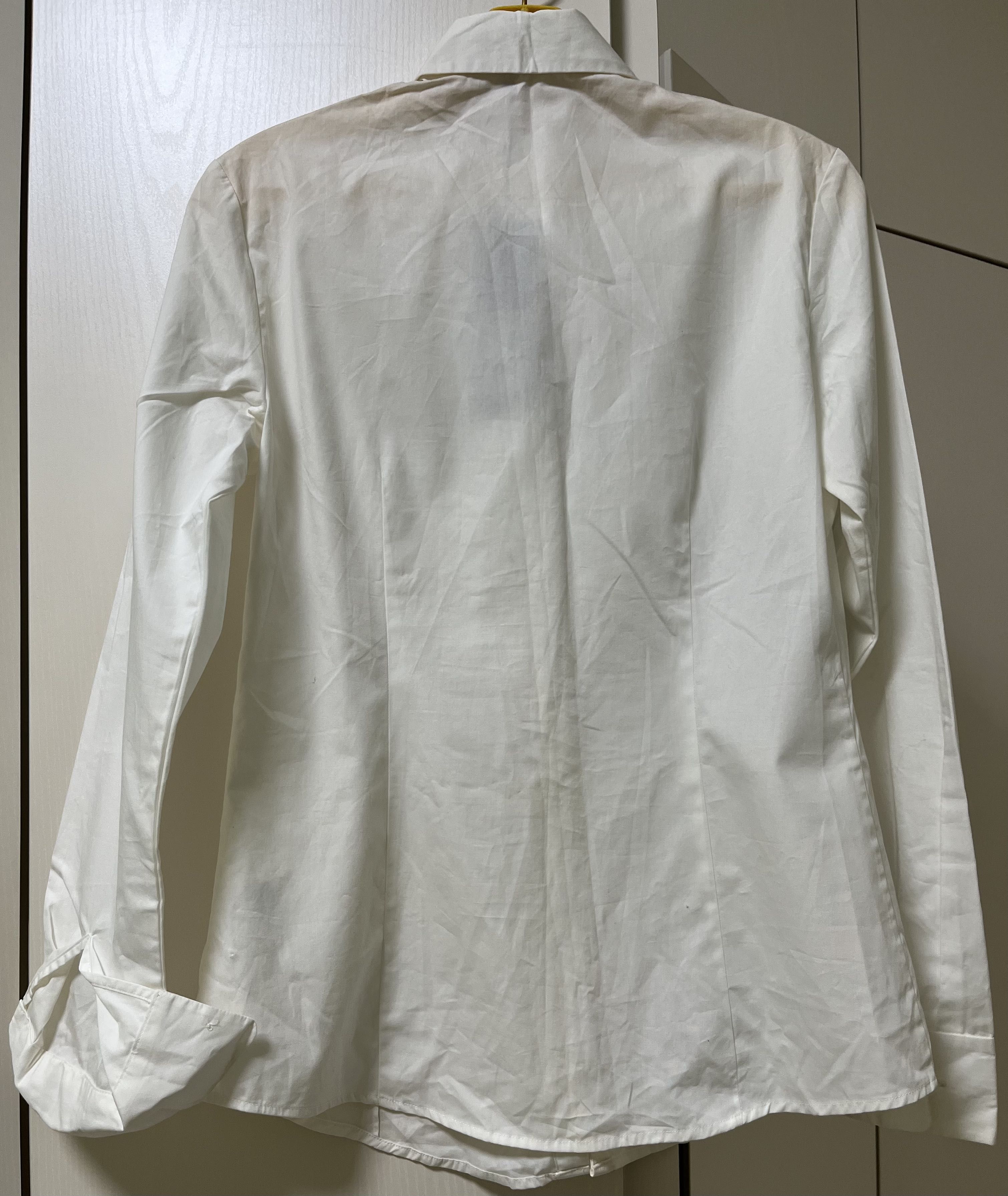 Brand new G2000 Woman Essential classic white ruffle top, Women's ...