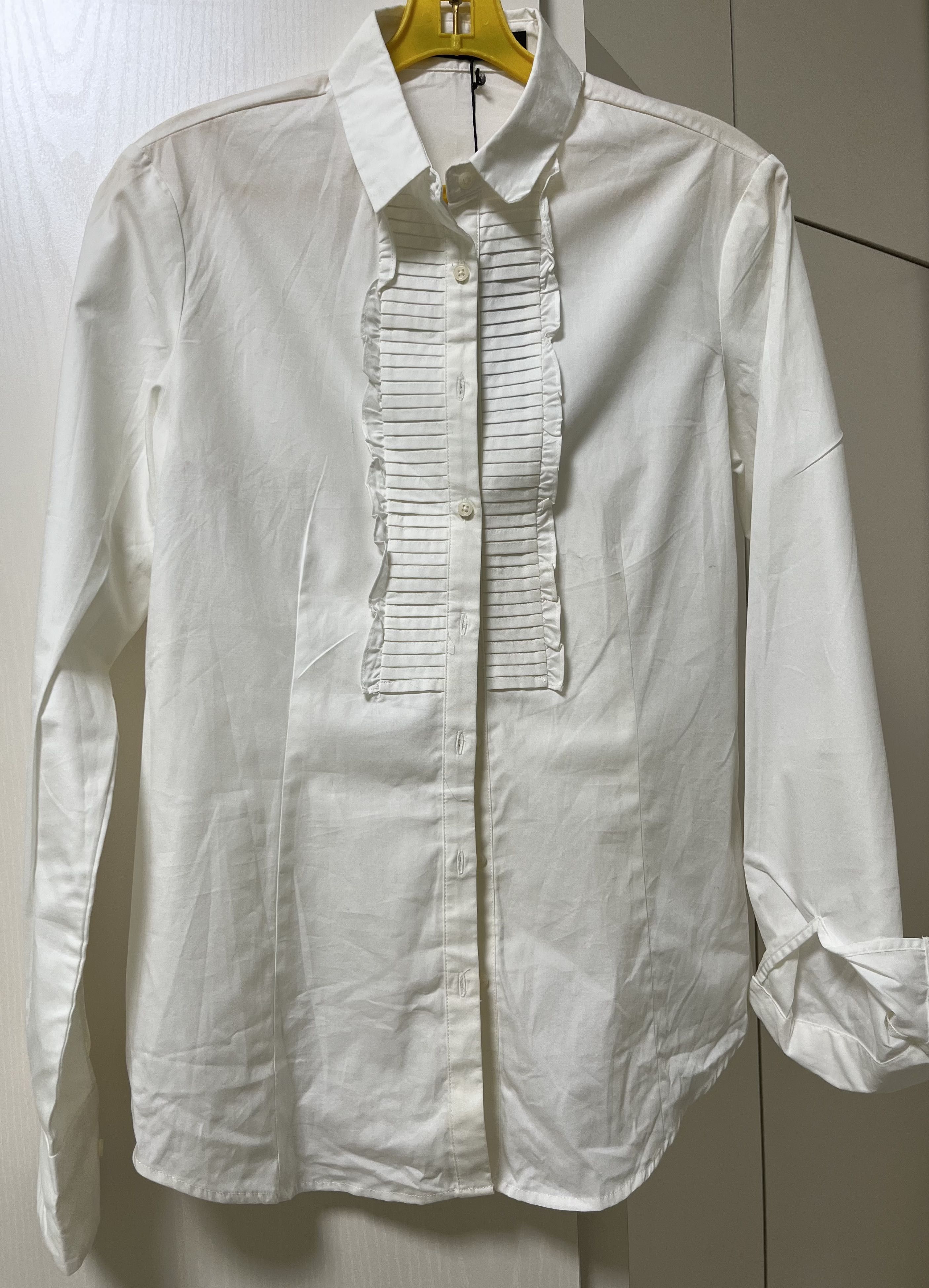 Brand new G2000 Woman Essential classic white ruffle top, Women's ...