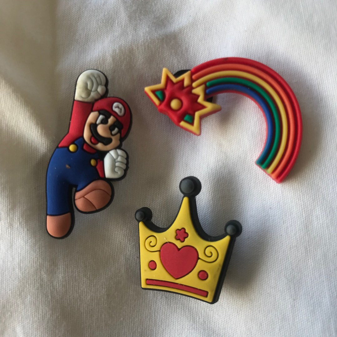 Bundle 18: Super Mario, Princess Peach Crown, Rainbow Jibbitz ...