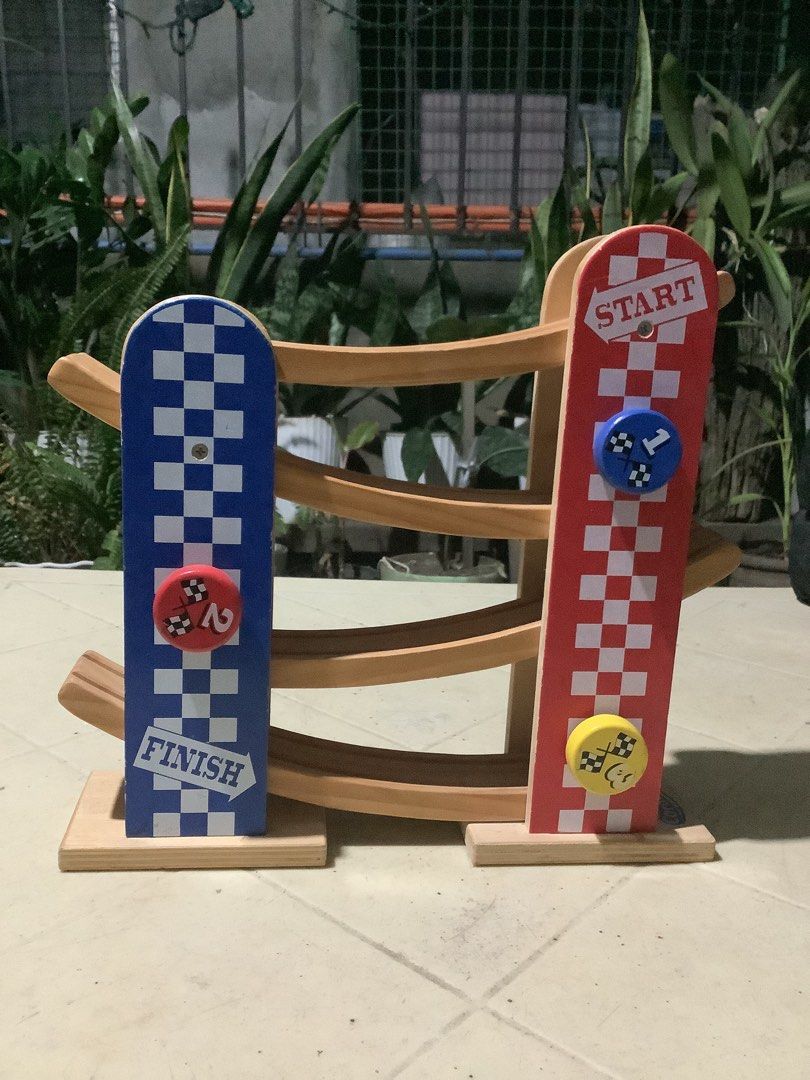 Carousel UK Wooden Race Track, Hobbies & Toys, Toys & Games on Carousell