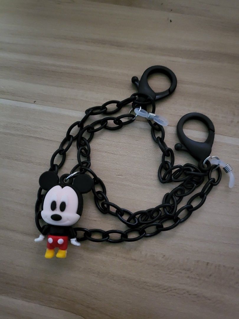 Disney Peppa Pig and Tom and Jerry Mask Chains, Health & Nutrition ...