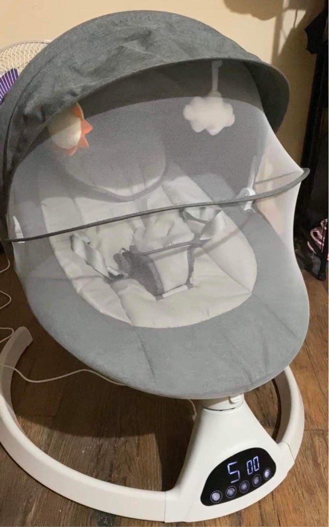 Electric cradle / rocker, Babies & Kids, Baby Nursery & Kids Furniture ...