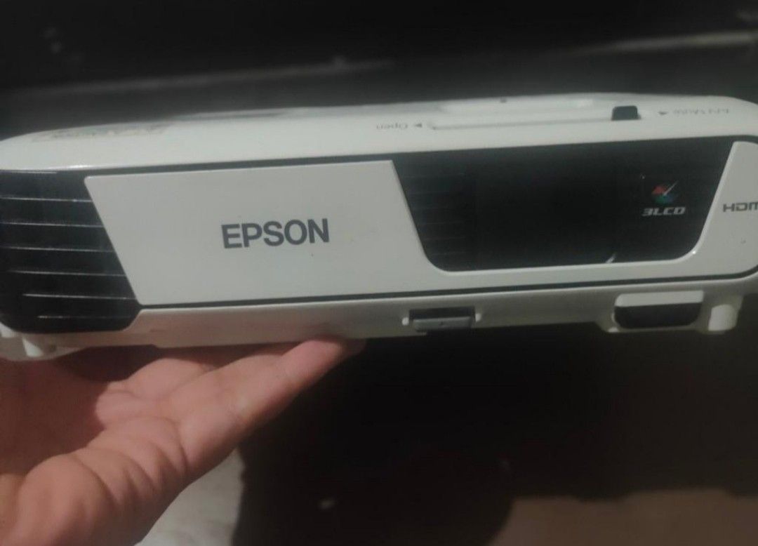 Epson- eb S31 Projector, Computers & Tech, Office & Business Technology ...