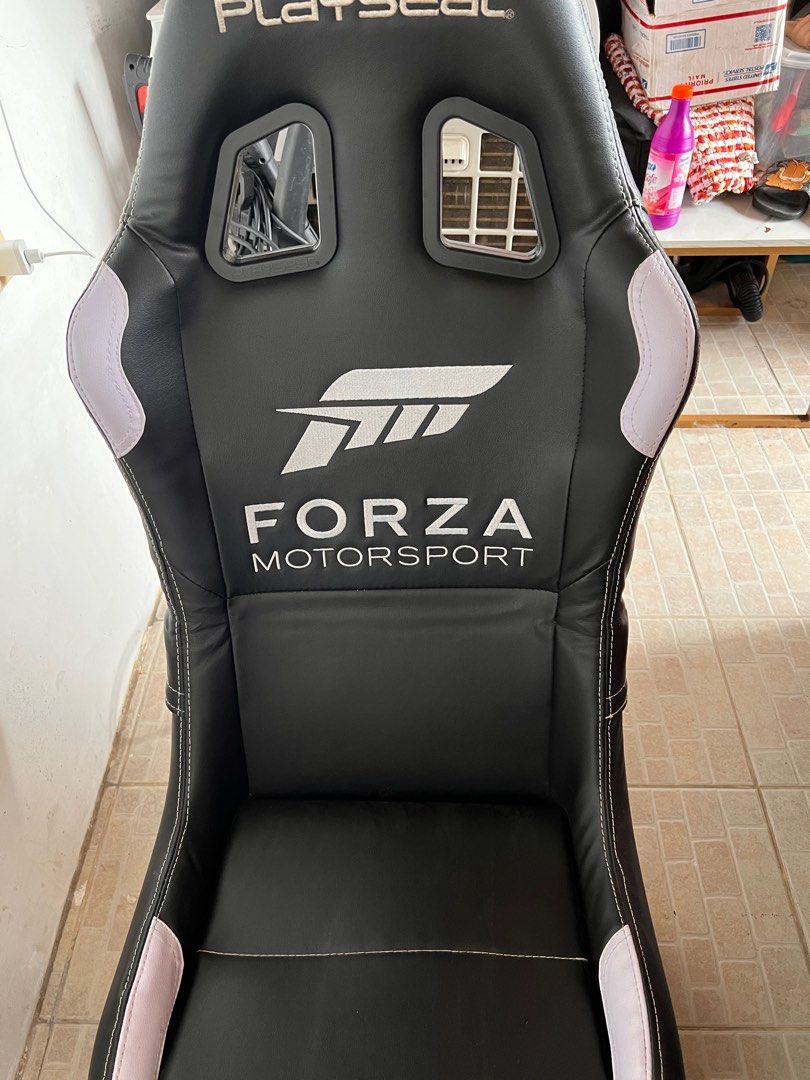 FORZA GAMING CHAIR, Hobbies & Toys, Toys & Games on Carousell