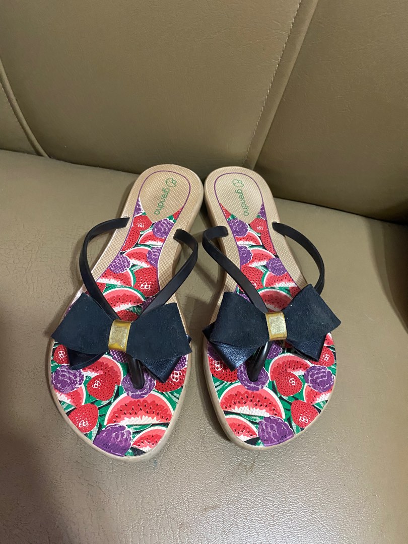 Grendha, Women's Fashion, Footwear, Flats & Sandals on Carousell
