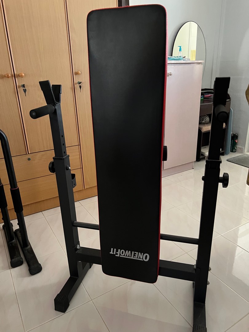 Gym bench + plates + barbell, Sports Equipment, Exercise & Fitness ...