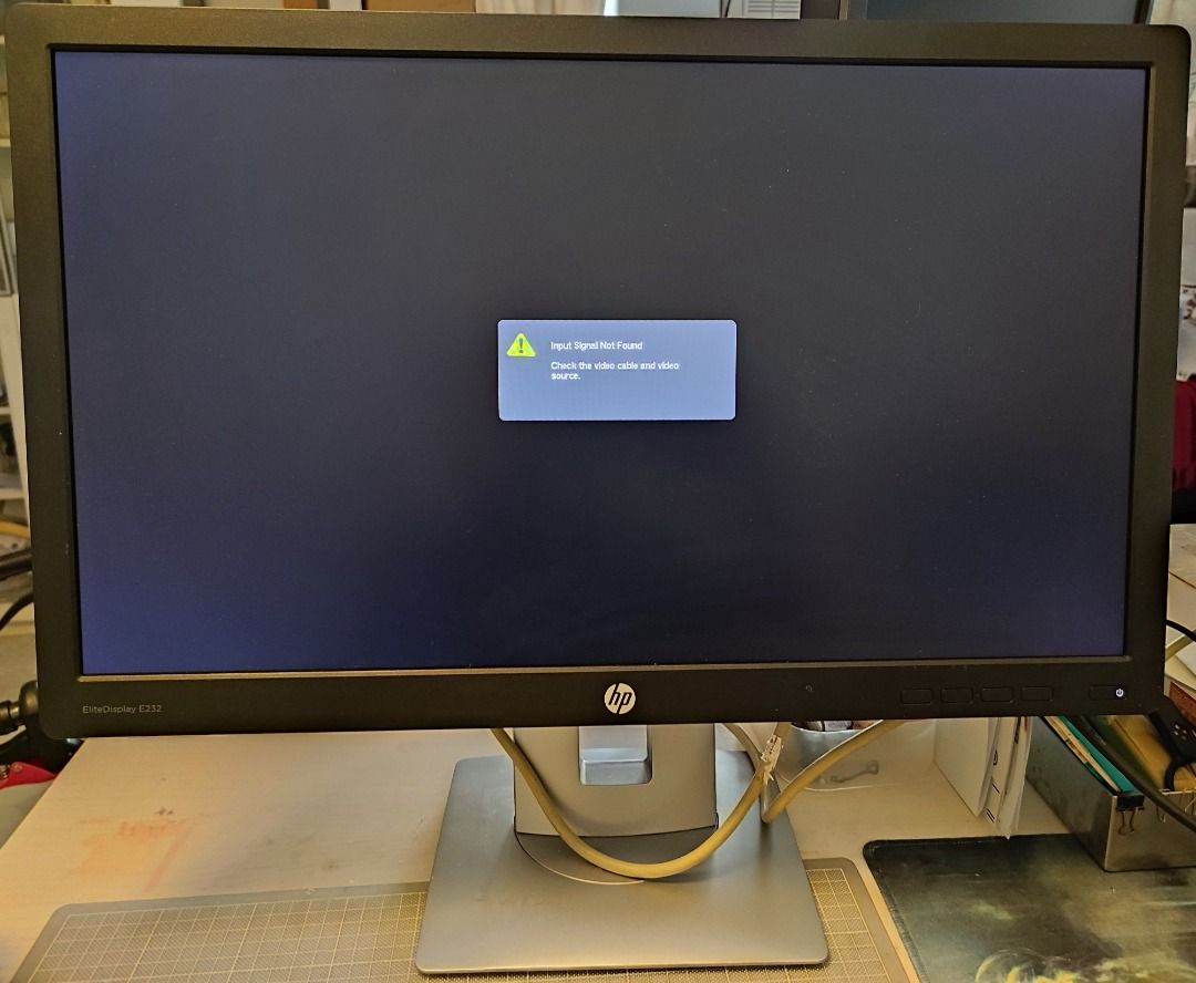 HP E232 23" Display / Monitor, 電腦＆科技, 電腦周邊及配件, 電子屏幕 - Carousell