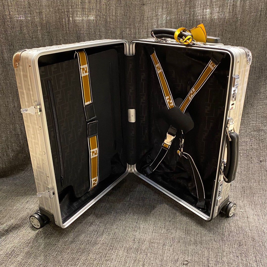 Koper rimowa x fendi, Barang Mewah, Tas & Dompet di Carousell