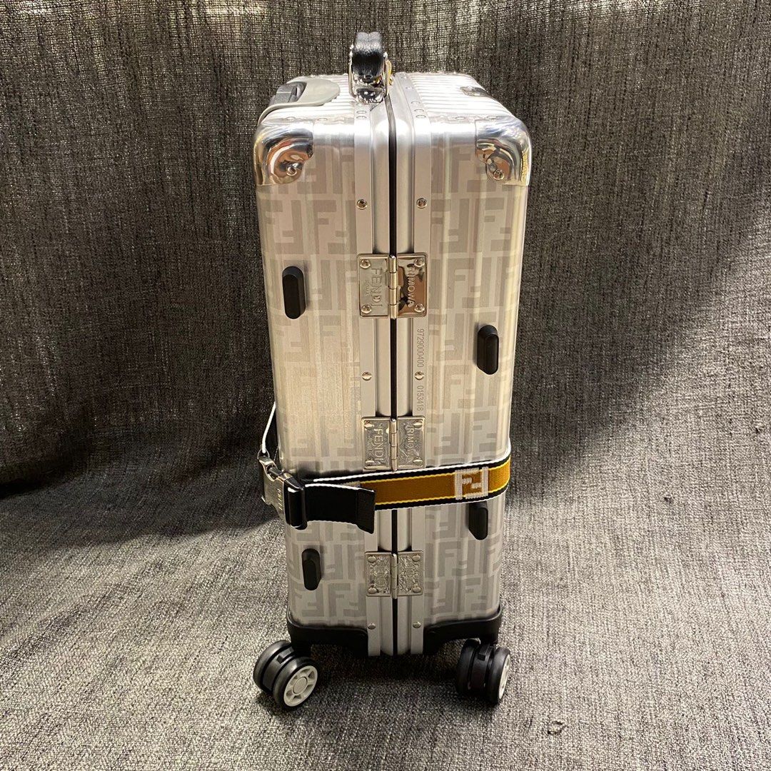 Koper rimowa x fendi, Barang Mewah, Tas & Dompet di Carousell