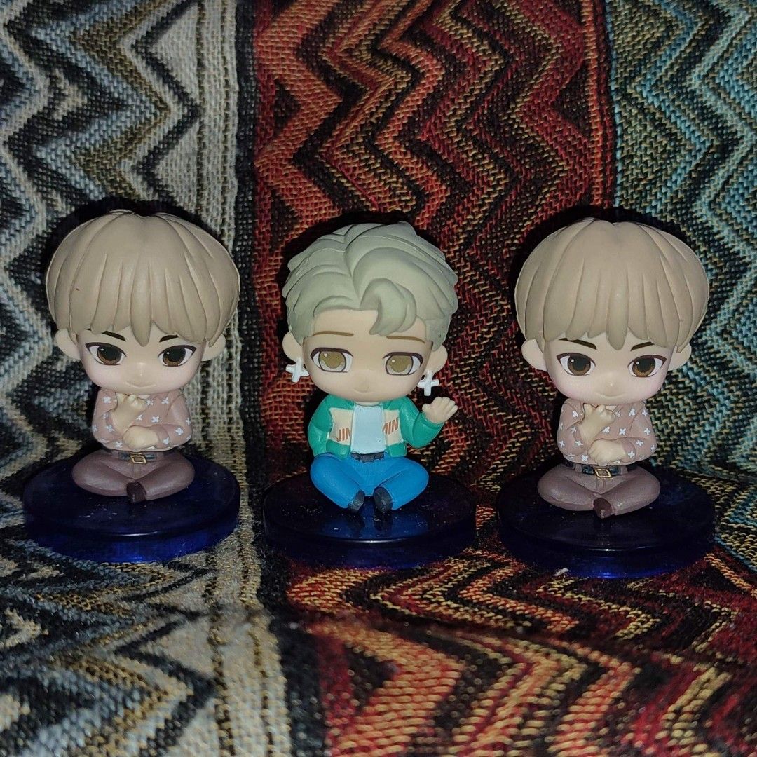 Loose with Gashapon Bandai BTS TinyTAN Suwarasetai Capsule Figure, Hobbies & Toys, Memorabilia ...