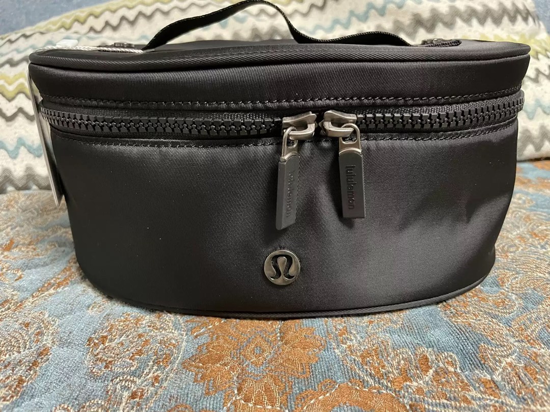 Lululemon Oval Top Access Beauty Toiletries Bag, Women's Fashion, Bags ...