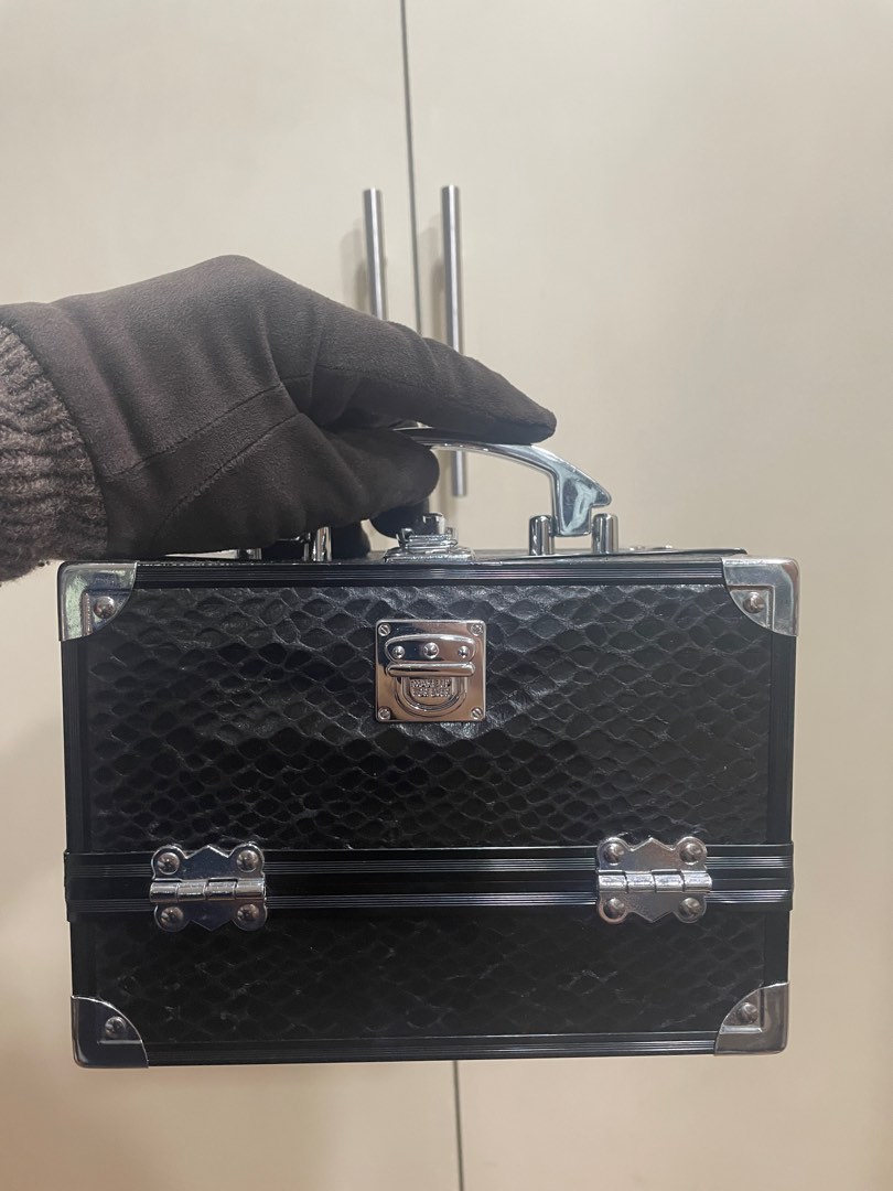 Make up box, Beauty & Personal Care, Face, Makeup on Carousell