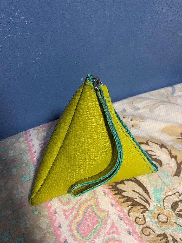 Marigold HL Milk Triangle Pouch Bag Clutch Bag, Women's Fashion, Bags ...