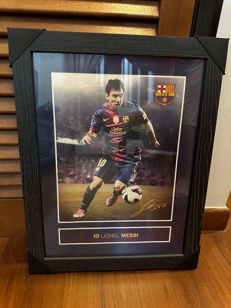 Messi photo, Hobbies & Toys, Memorabilia & Collectibles, Vintage ...