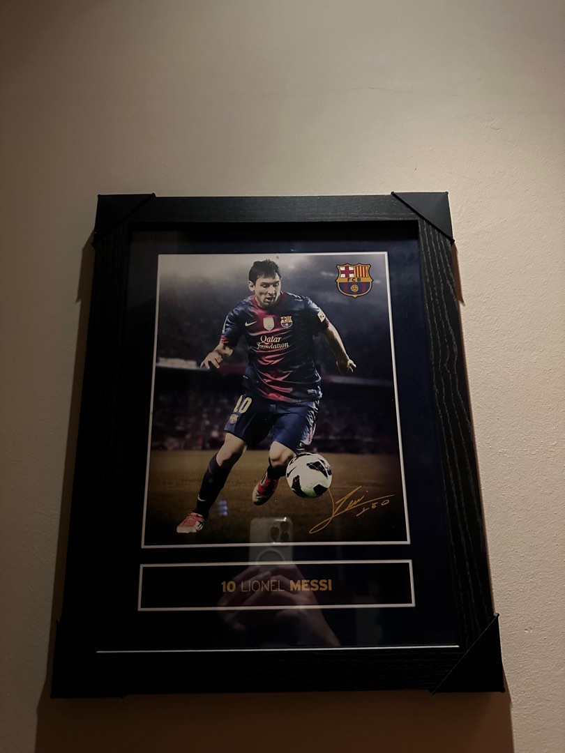 Messi photo, Hobbies & Toys, Memorabilia & Collectibles, Vintage ...
