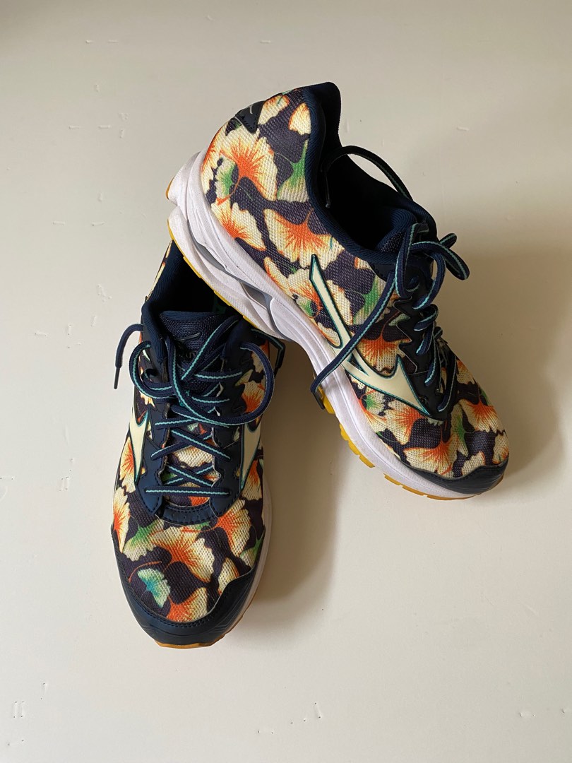 Mizuno Wave Rider Osaka edition , Men's Fashion, Footwear, Sneakers on ...