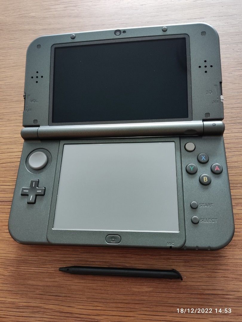 New Nintendo 3DS XL metallic black, Video Gaming, Video Game Consoles, Nintendo on Carousell